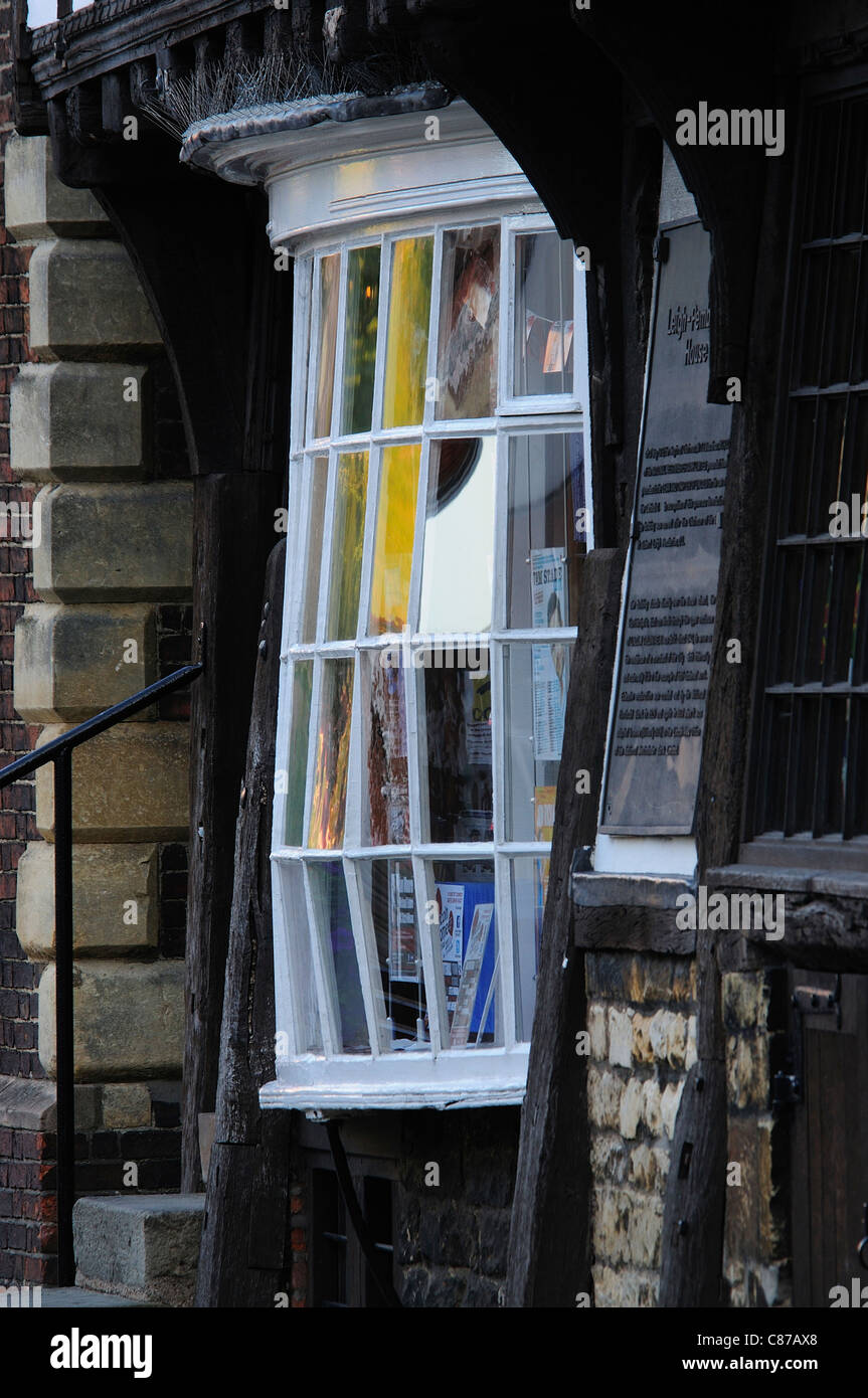 Bow window hi-res stock photography and images - Alamy