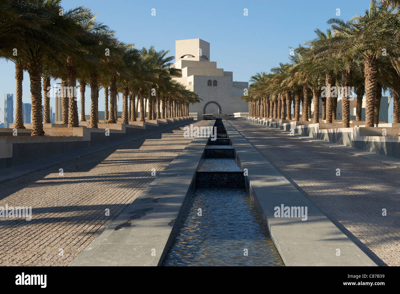 islamic museum art doha qatar date palm trees water feature Stock Photo ...