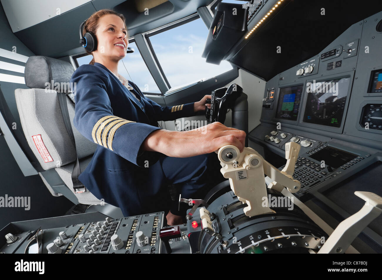 Female pilot hi-res stock photography and images - Alamy