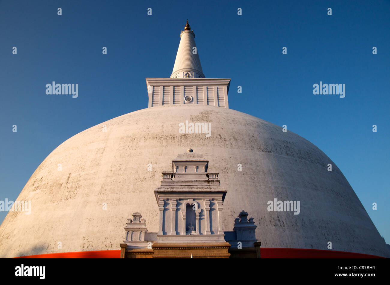 Ruwanwelisaya sri lanka hi-res stock photography and images - Alamy