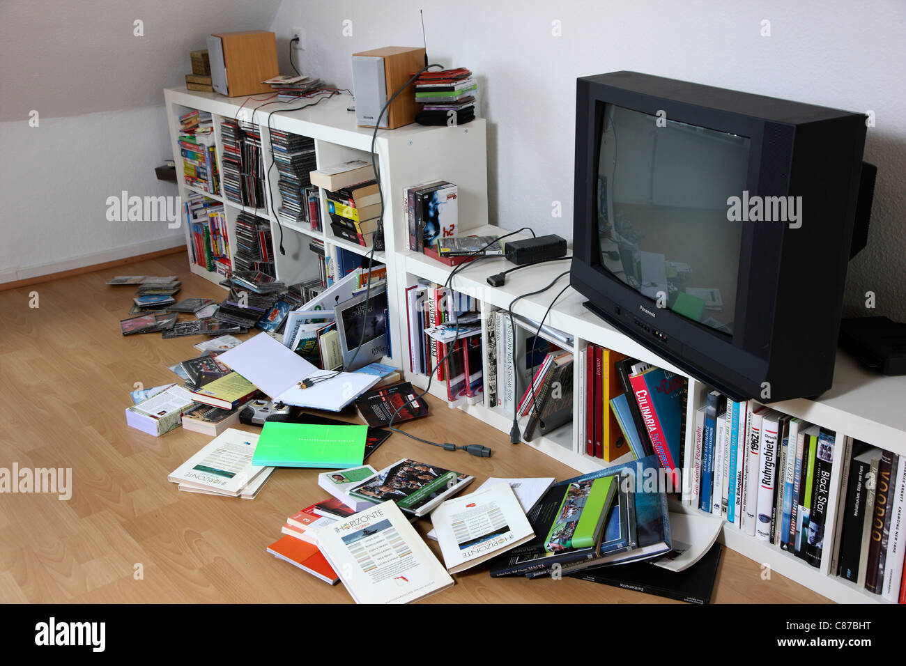 Crime scene burglar hi-res stock photography and images - Alamy