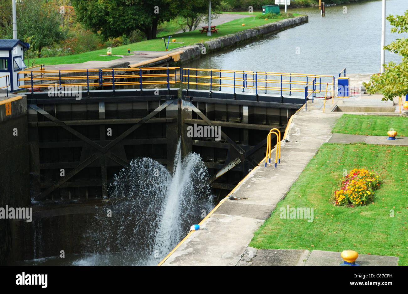 Maintenance lock gates hi-res stock photography and images - Alamy