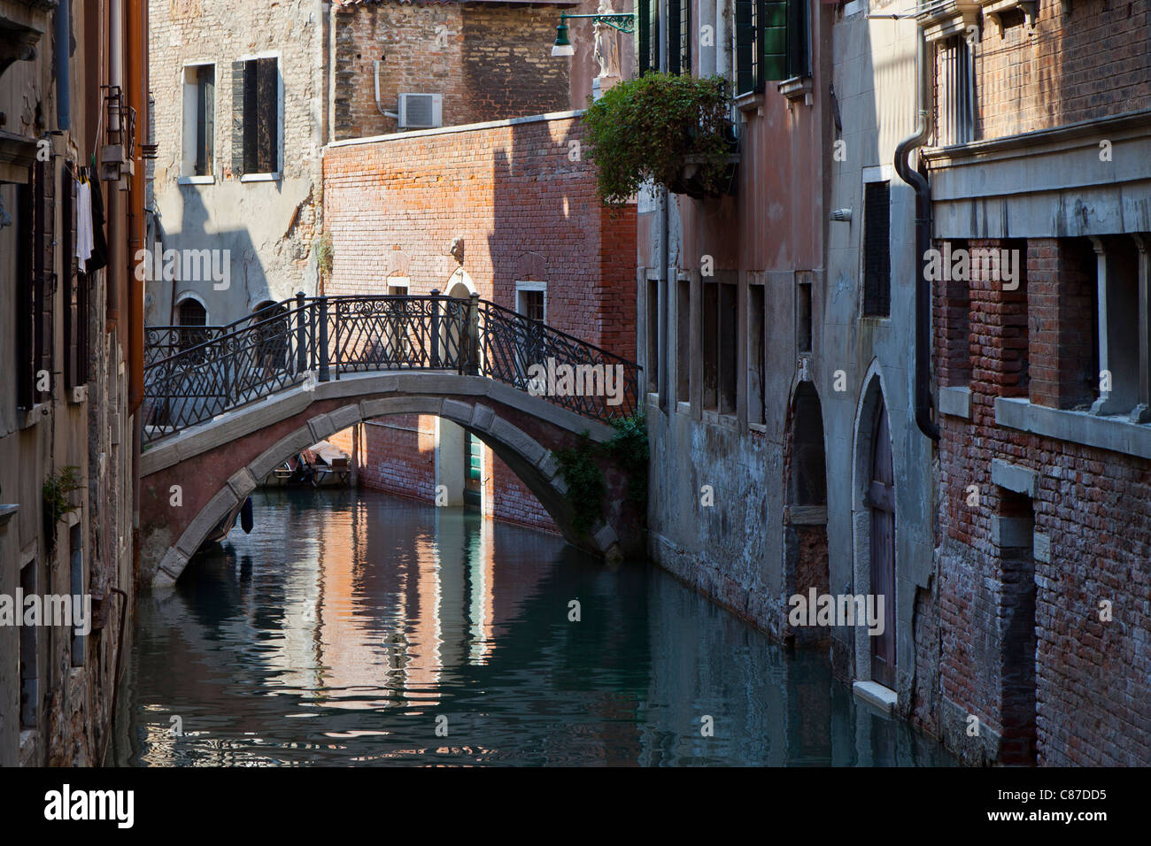 Small venice bridge hi-res stock photography and images - Alamy