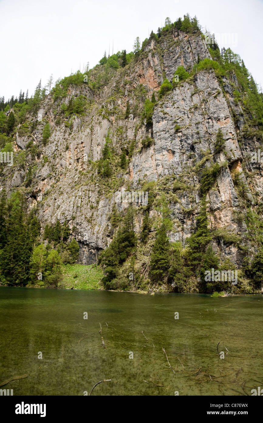 Tourism ponds and countryside asia hi-res stock photography and images ...