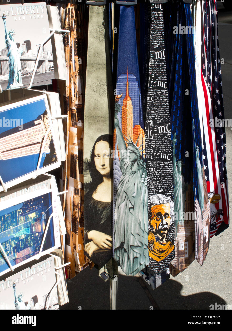 Tacky souvenirs hi-res stock photography and images - Alamy