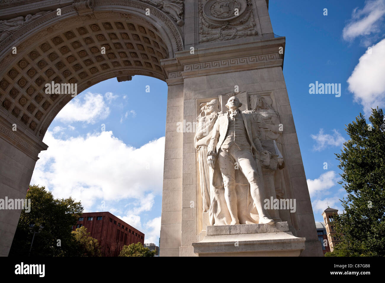 Washington's Arch Statue, Washington Square Park, NYC Stock Photo - Alamy