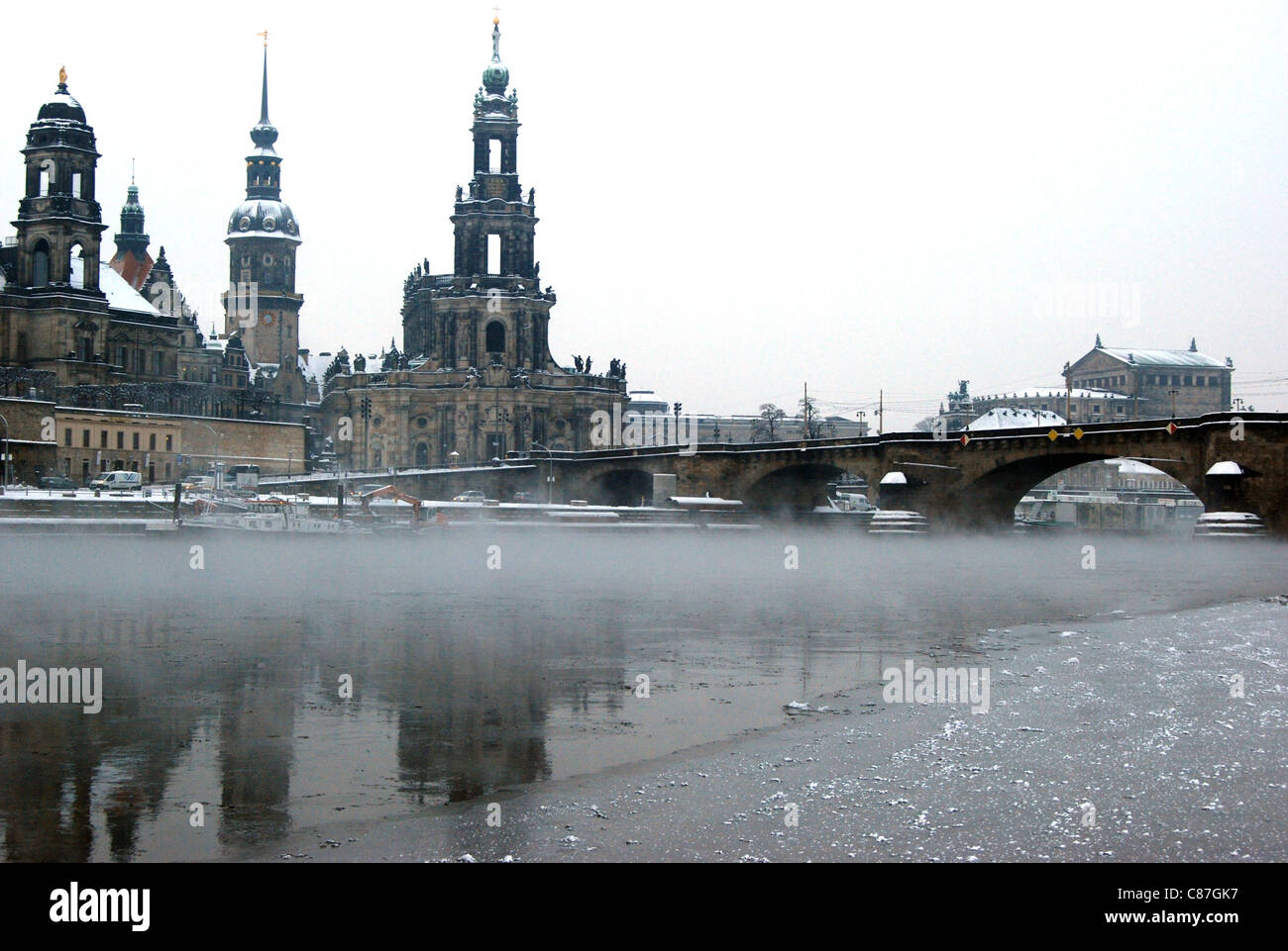 Elbe on a winter morning, Dresden, Germany Stock Photo - Alamy