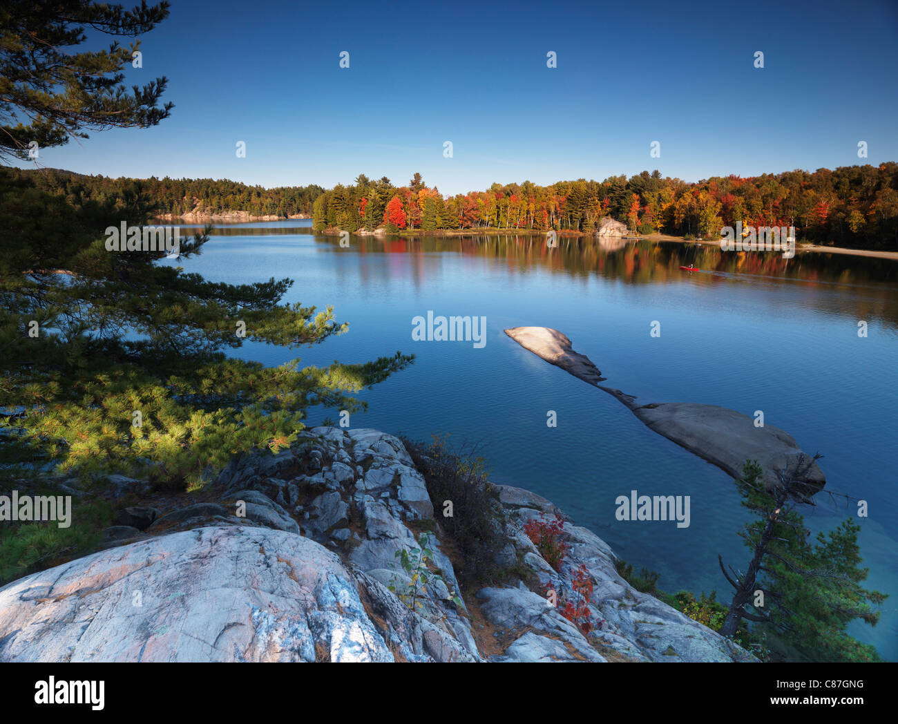 Beautiful fall nature scenery of lake George during sunset. Killarney ...