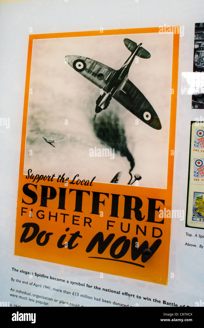 Second world war poster uk hi-res stock photography and images - Alamy