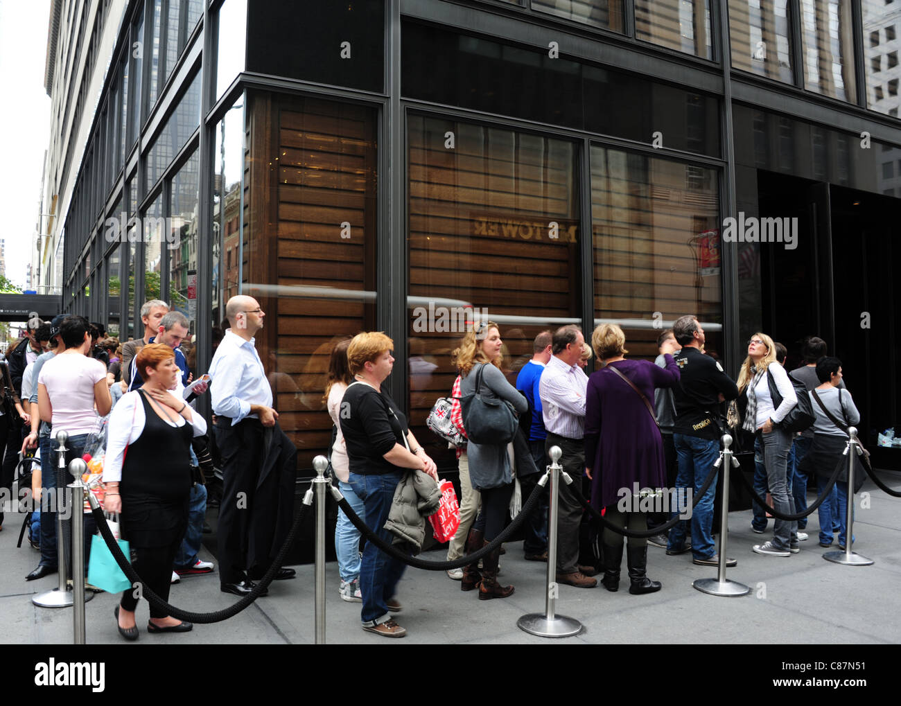 Tall doorway entrance open right side view 5th avenue facade hi-res ...