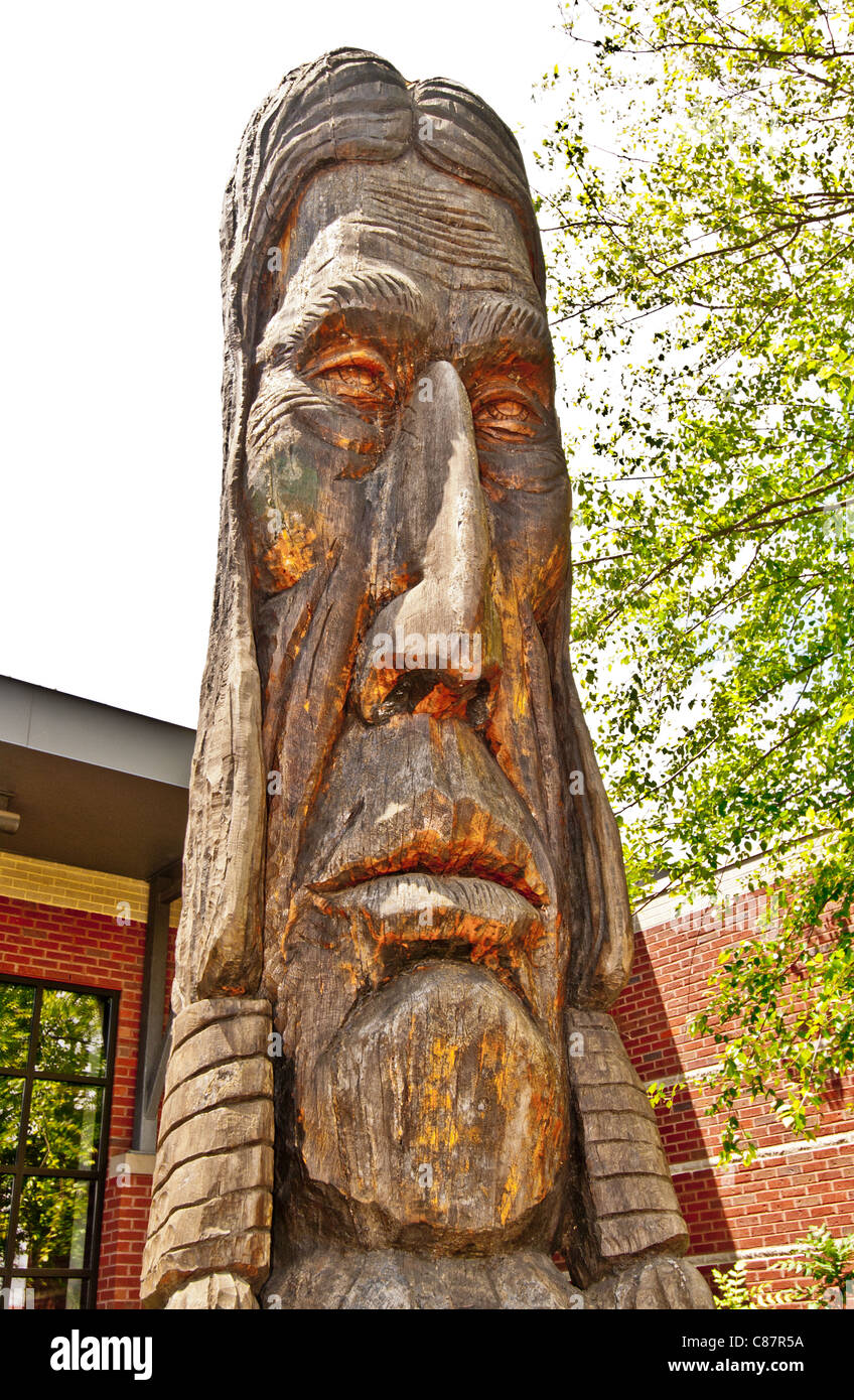 "Cherokee Chieftain" carved from an oak tree (damaged by lightning) by ...