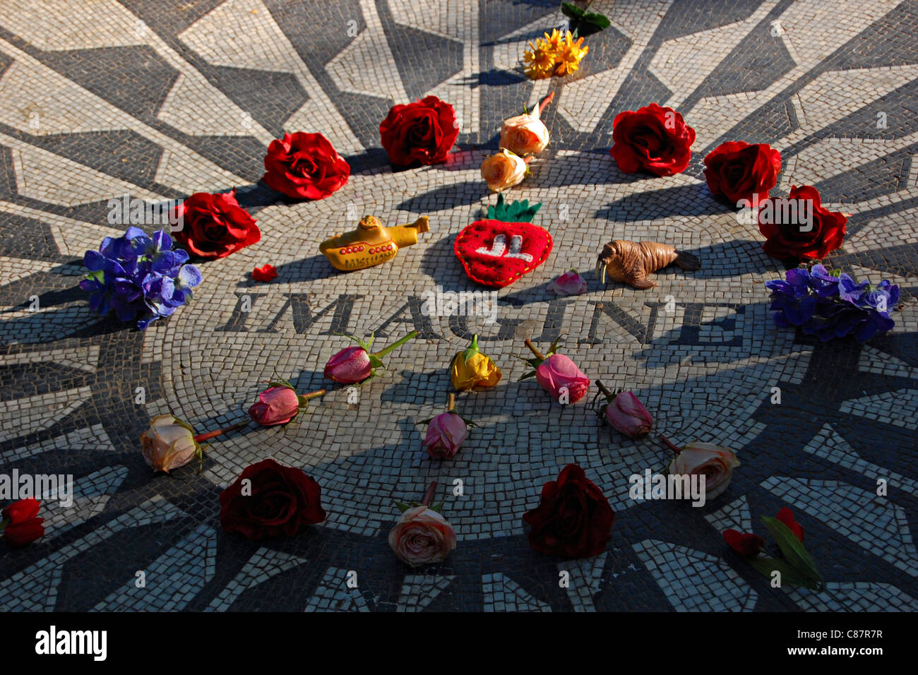 New york strawberry fields hi-res stock photography and images - Alamy