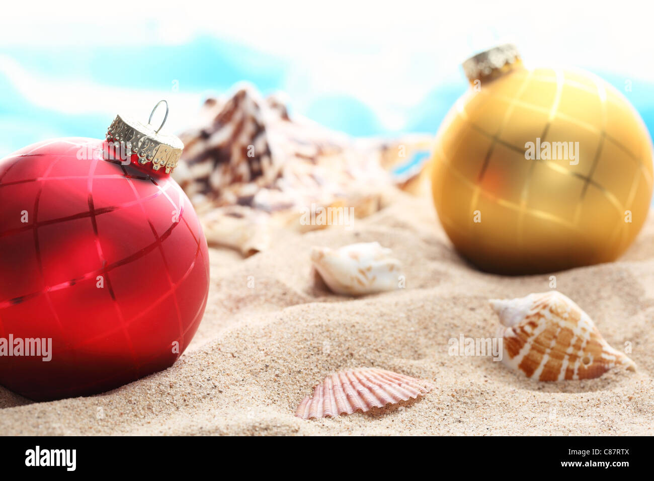 Beach balls hi-res stock photography and images - Alamy