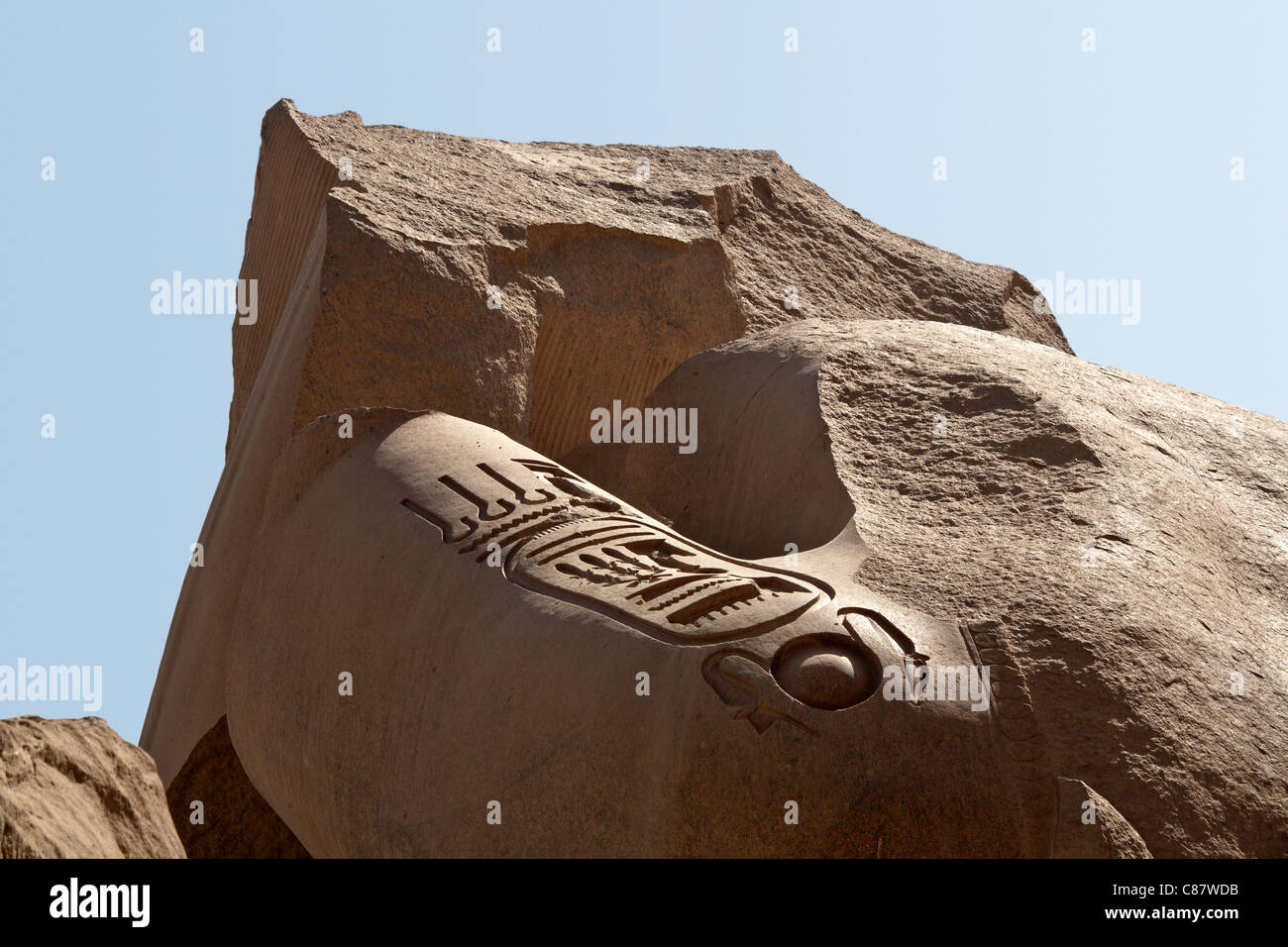 Broken colossal statue ramesses ii hi-res stock photography and images ...