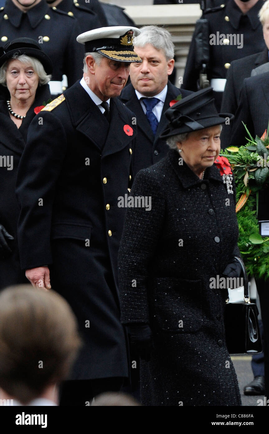 Elizabeth queen at film premiere hi-res stock photography and images ...