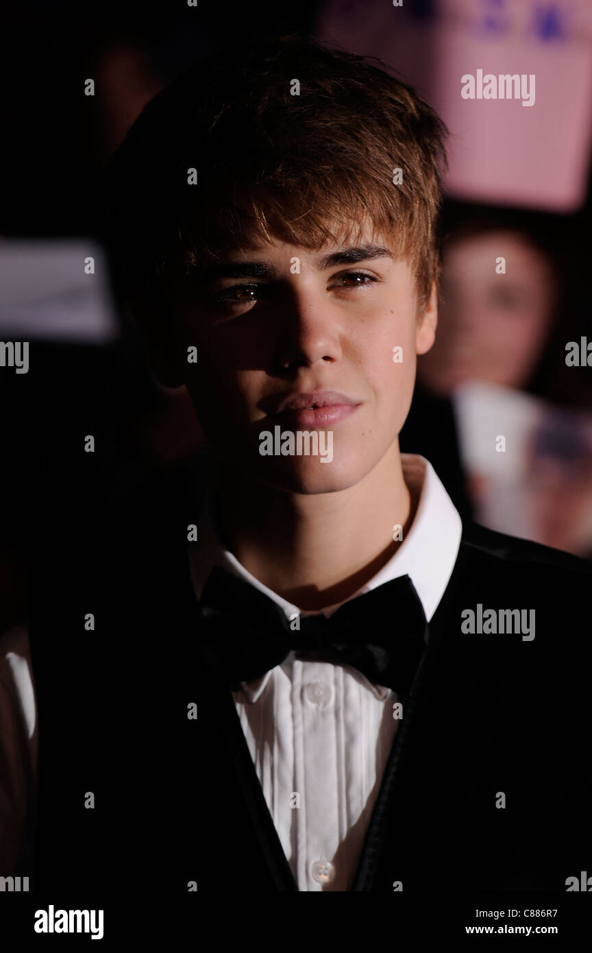 Posing With Justin Hi Res Stock Photography And Images Alamy
