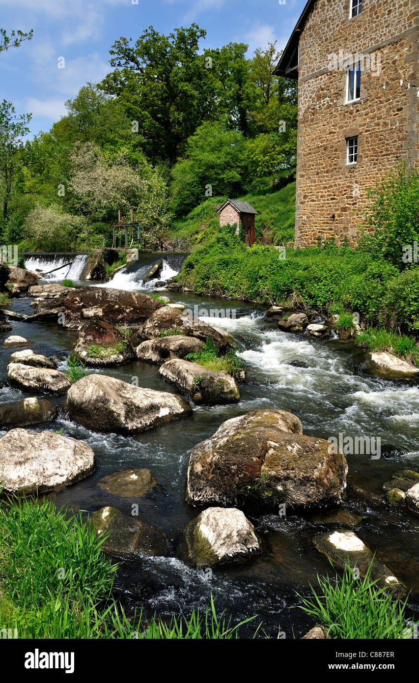 River Colmont (Sentier des Moulins, le moulin neuf, Brecé, Mayenne ...
