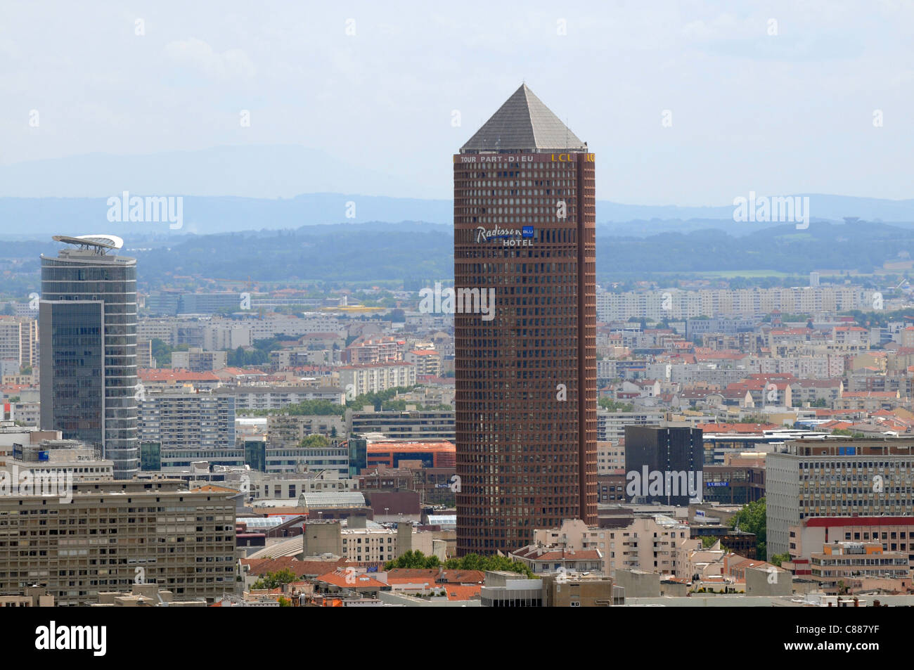 Credit lyonnais building hi-res stock photography and images - Alamy