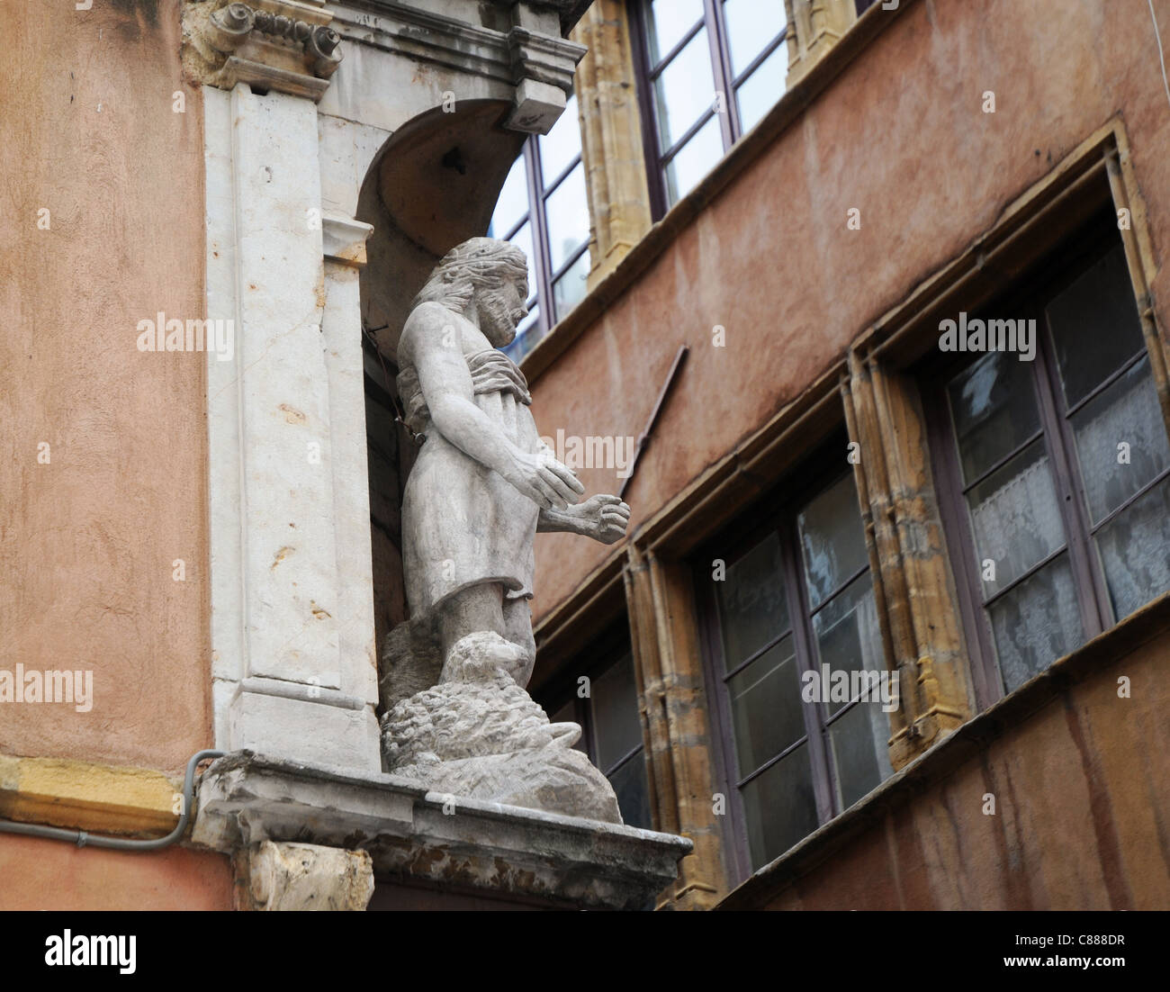 Lyon statue hi-res stock photography and images - Alamy