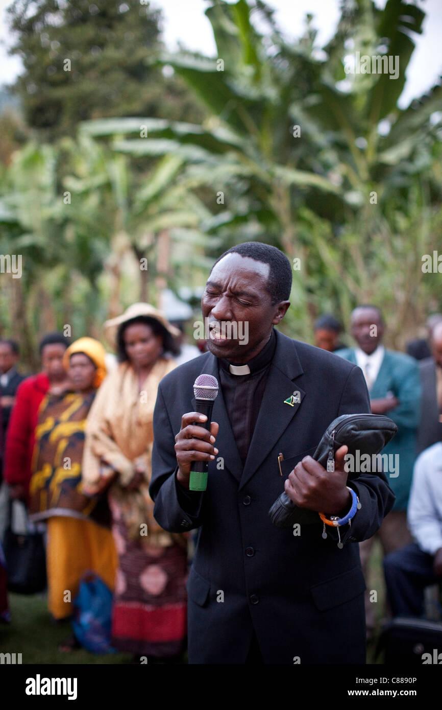 Preacher microphone preaching hi-res stock photography and images - Alamy