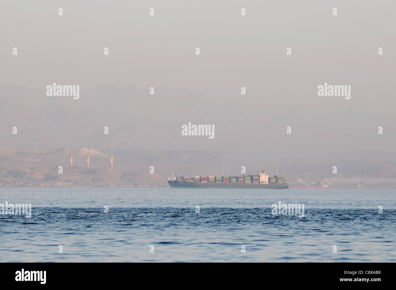 Red to port entering hi-res stock photography and images - Alamy
