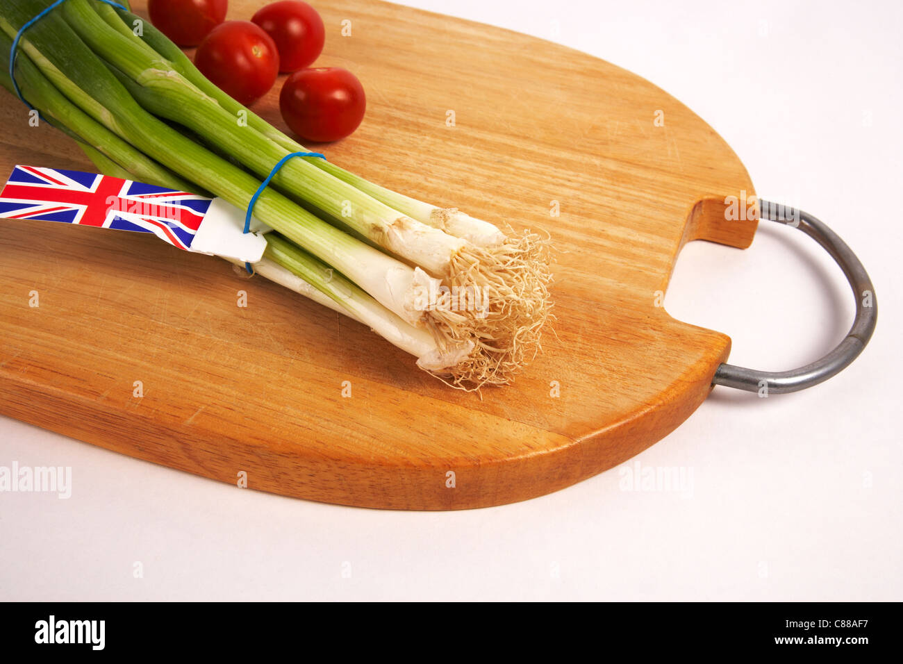 Chopping spring onions hi-res stock photography and images - Alamy