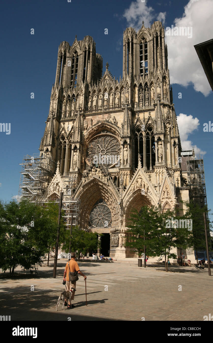 Exterior Da Catedral De Reims Changing Geometries In The Reims North