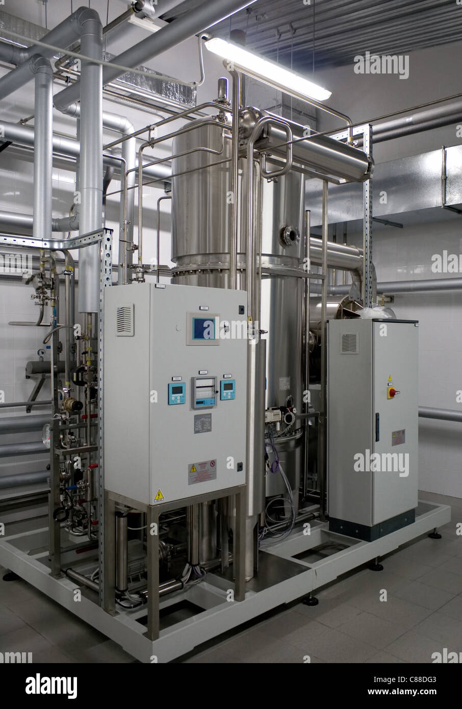 Pharmaceutical factory hi-res stock photography and images - Alamy