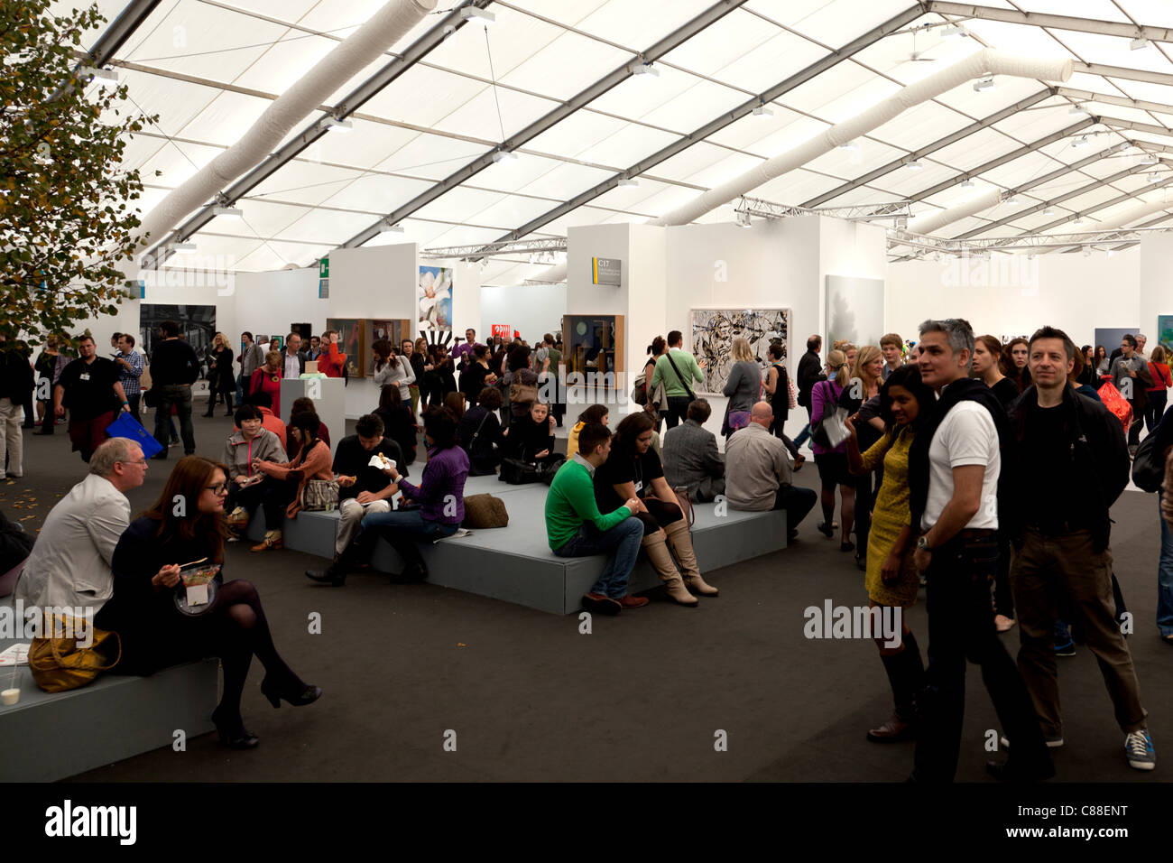 London frieze art fair hi-res stock photography and images - Alamy