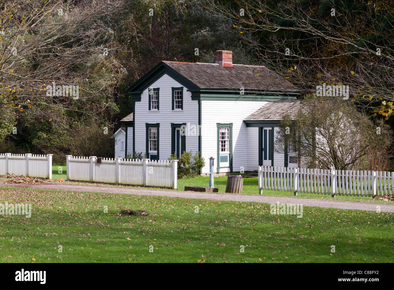 Hale farm & village hi-res stock photography and images - Alamy