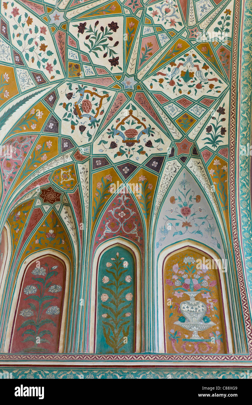 Islamic design of Ganesh Pol, Ganesh Gate, at The Amber Fort a Rajput ...