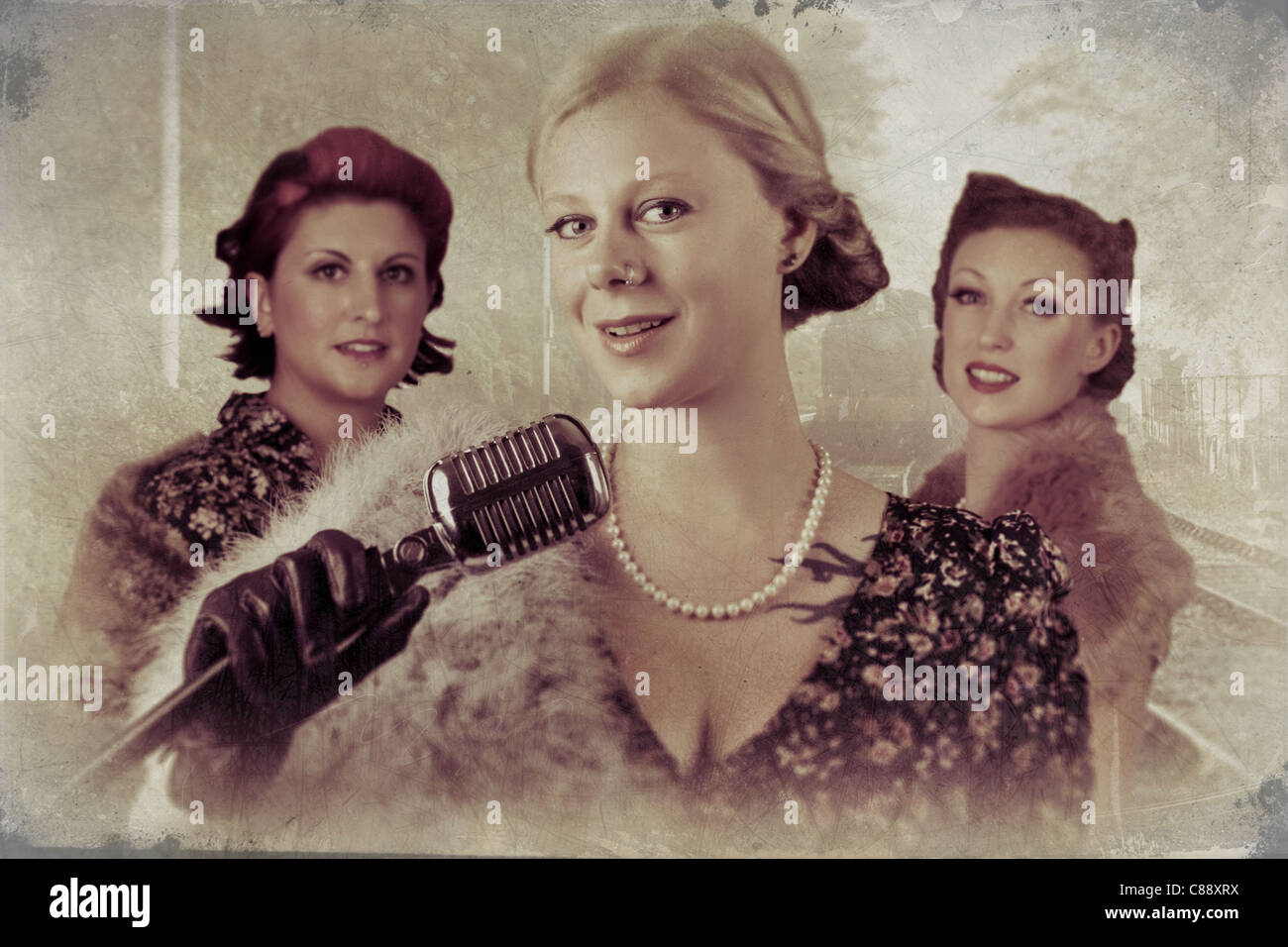 Female vintage singing group hi-res stock photography and images - Alamy