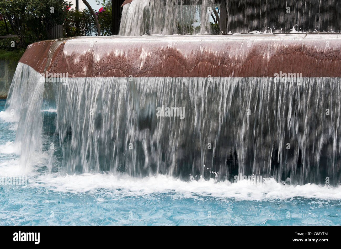 Cascade water fountain hi-res stock photography and images - Alamy