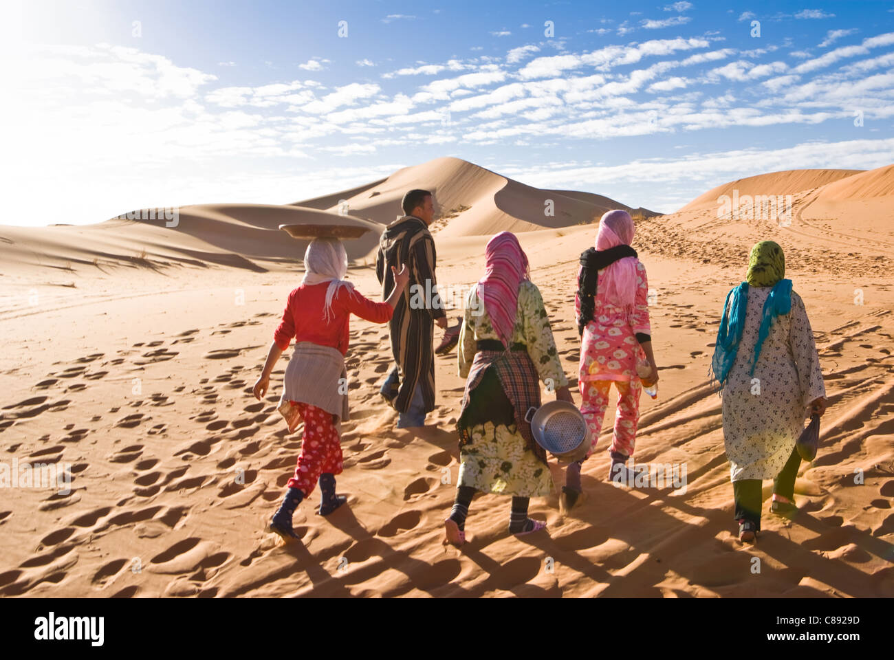 people from the desert Stock Photo - Alamy