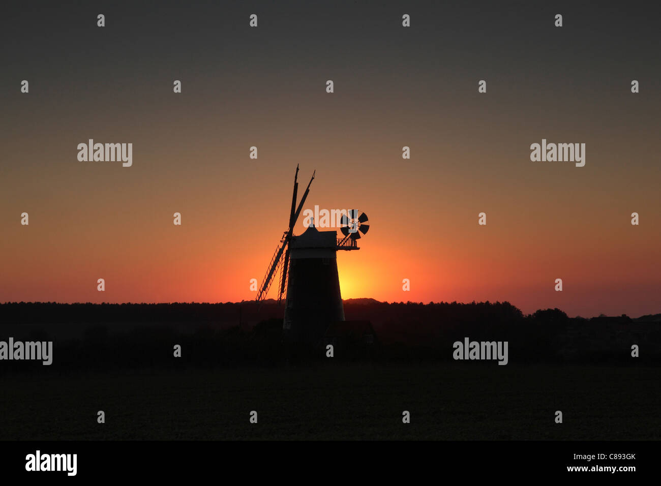 Windmill burnham overy staithe hi-res stock photography and images - Alamy