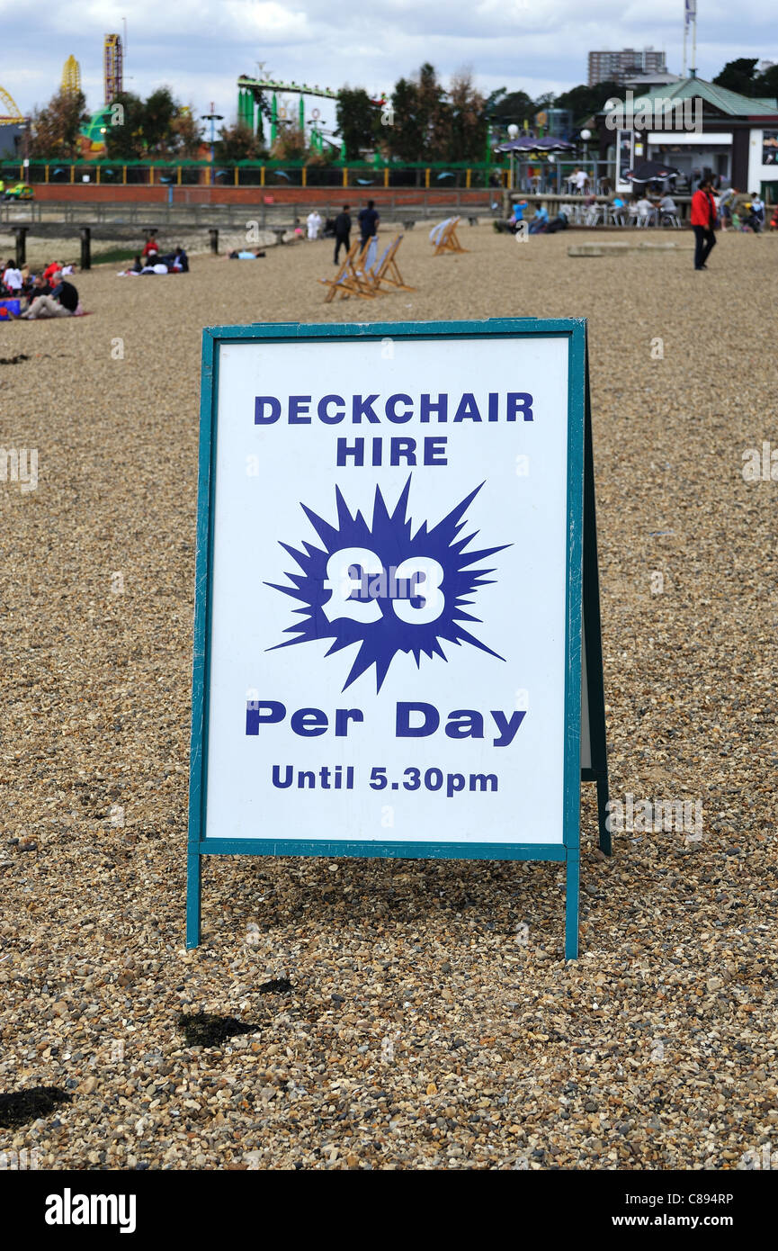 Deck chair hire sign hi-res stock photography and images - Alamy