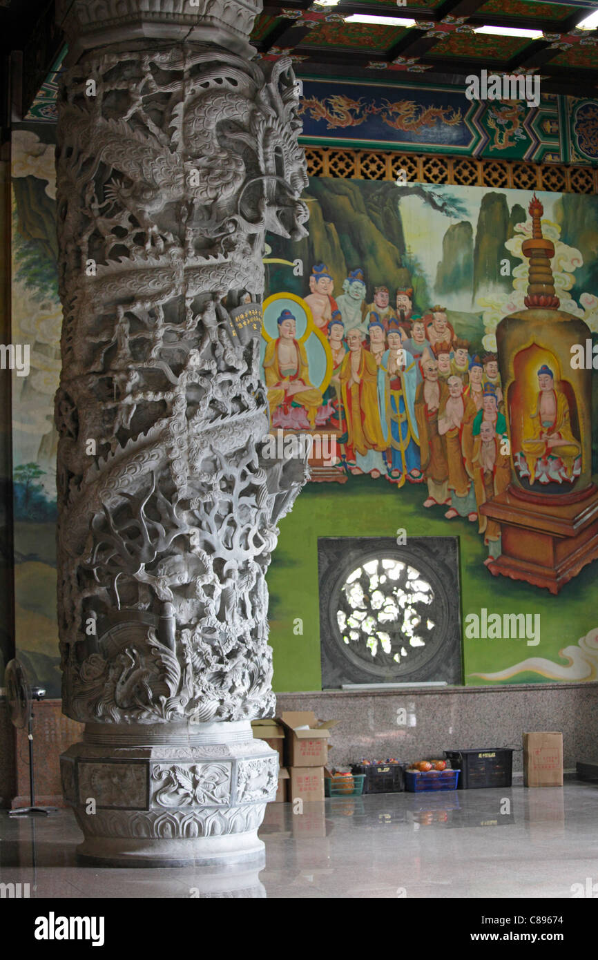 Sculpted column at Kek Lok Si Temple (Temple of Supreme Bliss), Penang ...