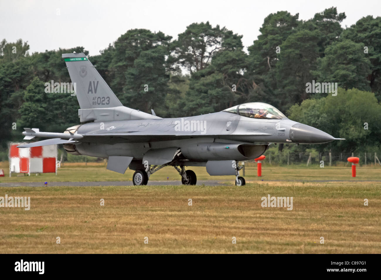 An F-16 fighting falcon from the USAF AF90023 Triple Nickel Aviano ...
