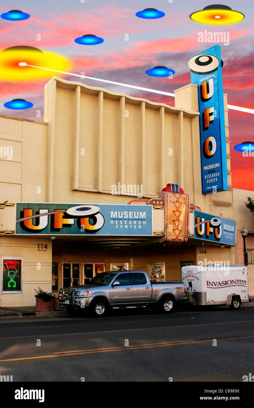 UFO invasion Roswell New Mexico with UFO Museum in view Stock Photo - Alamy