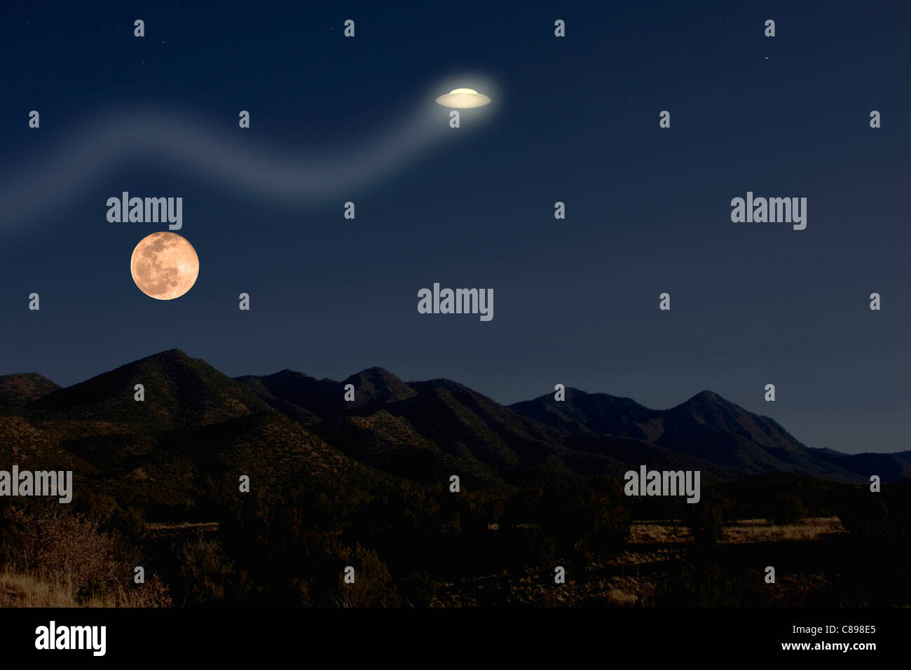 Alien ufo night hi-res stock photography and images - Alamy