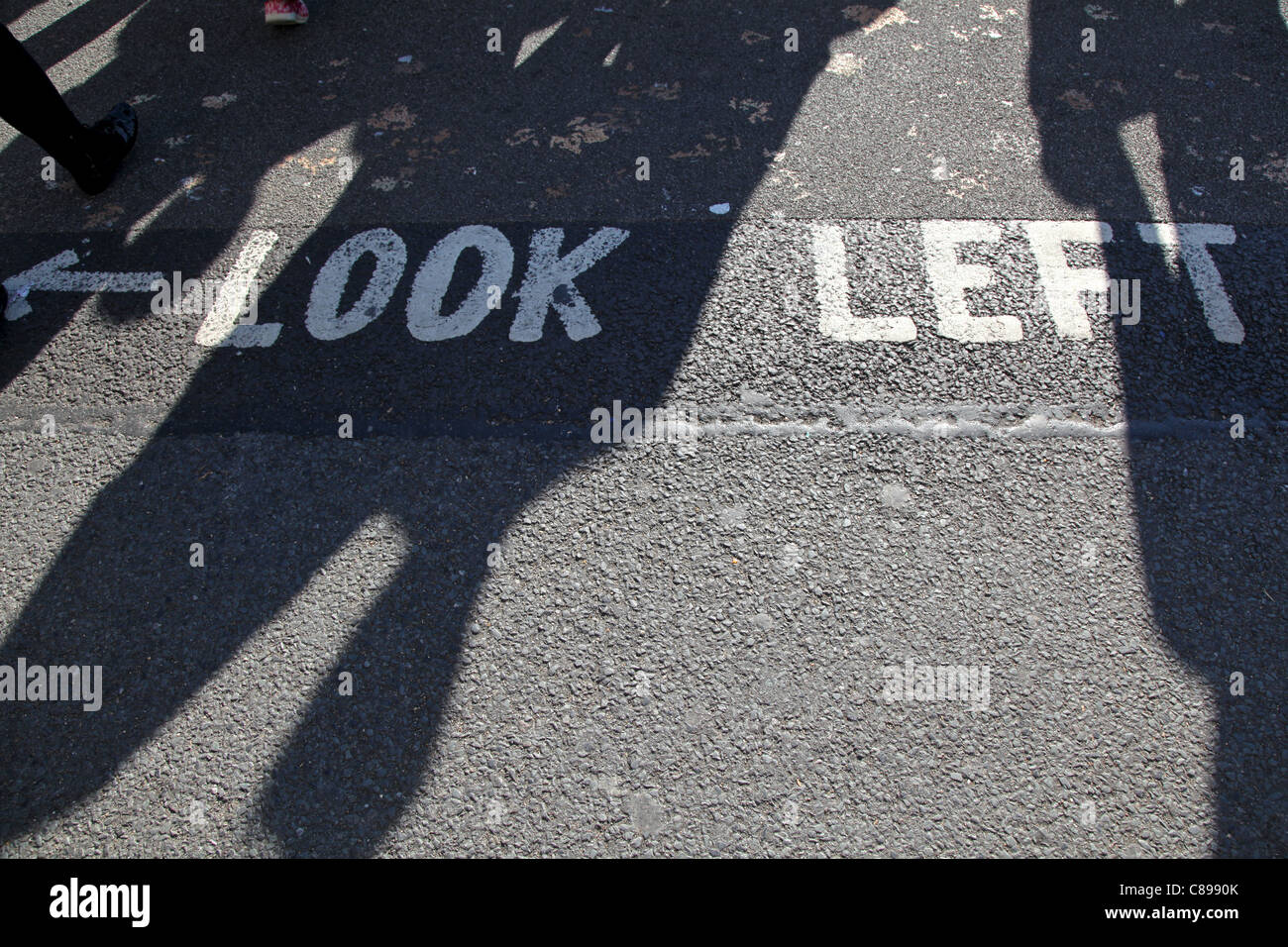 "Look right" - a typical advisory on London's pedestrian crossings ...