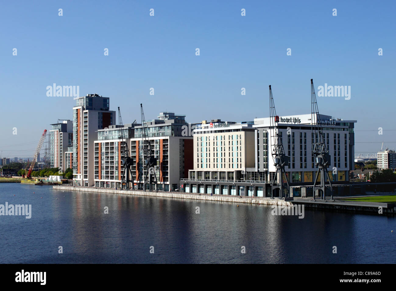 Royal victoria dock hi-res stock photography and images - Alamy