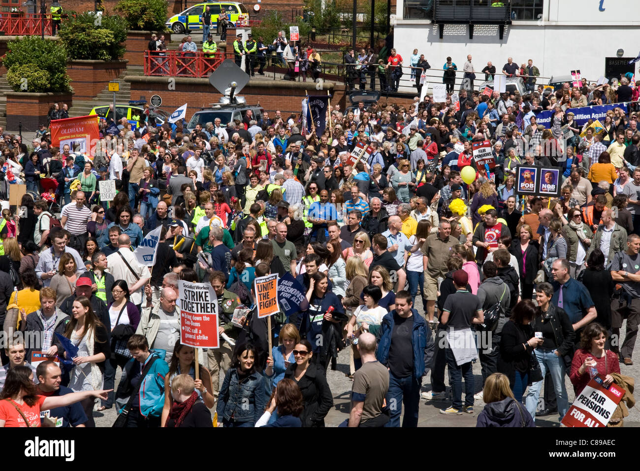 Union strike marches hi-res stock photography and images - Alamy