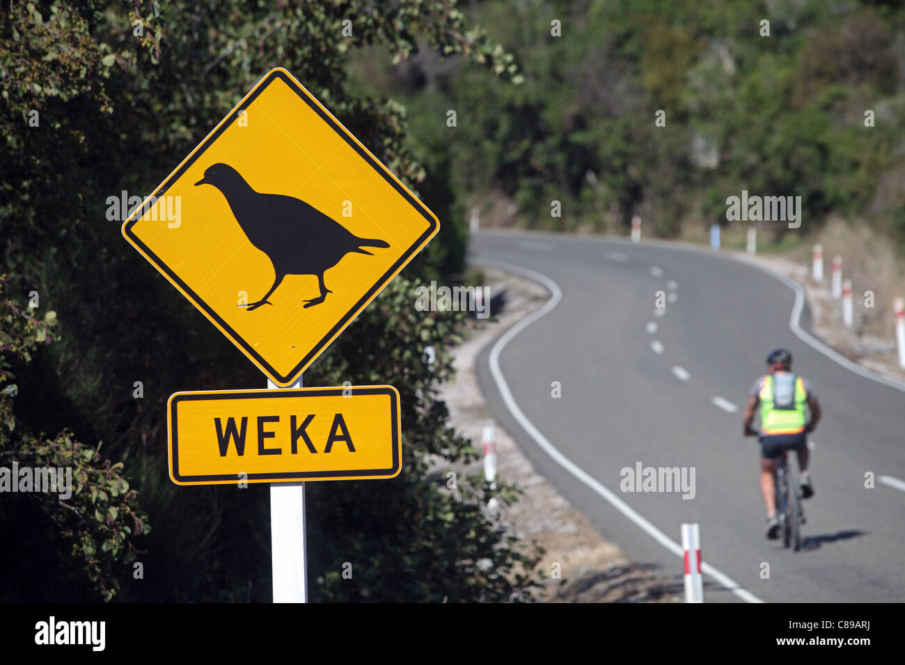 Bird traffic sign hi-res stock photography and images - Alamy