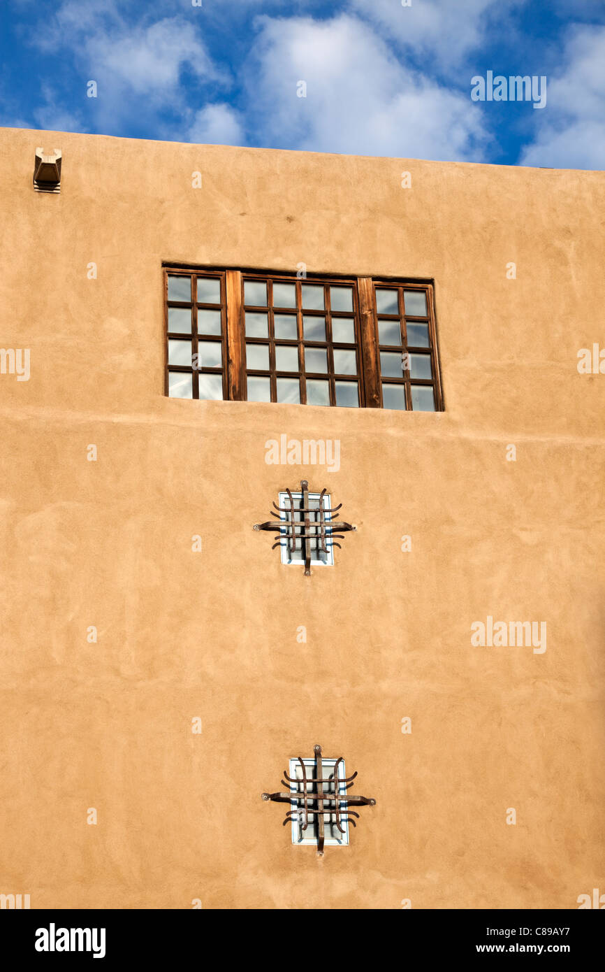 Details of adobe building in Santa Fe Stock Photo - Alamy