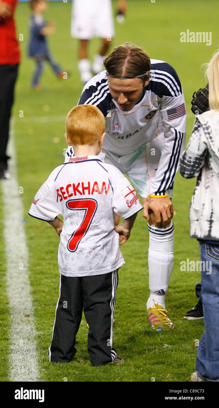David beckham with fan hi-res stock photography and images - Alamy