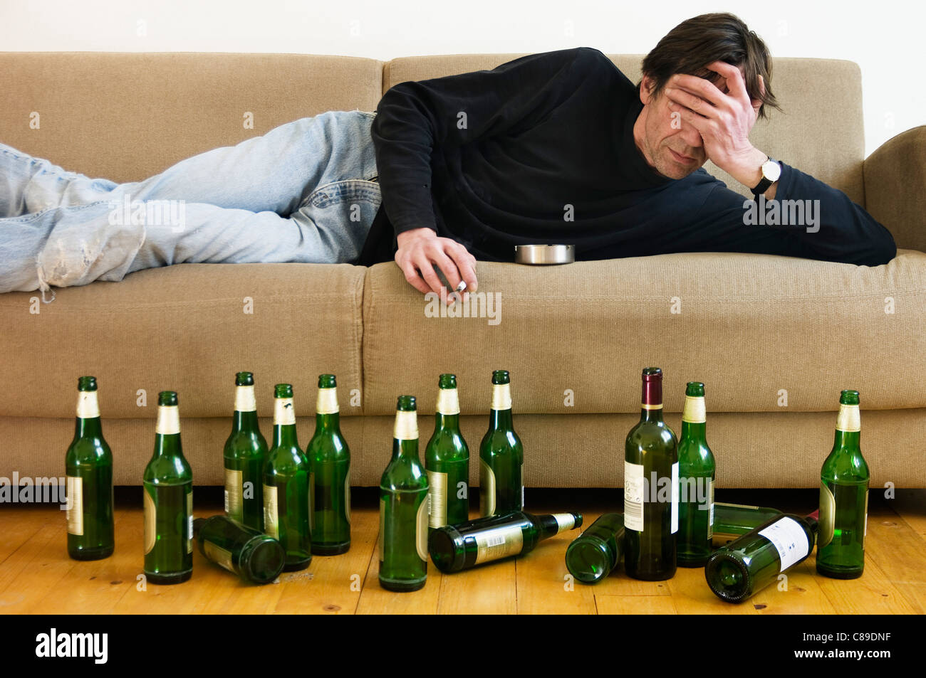 Drunk man hi-res stock photography and images - Alamy