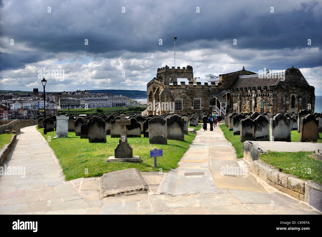 Whitby grave hi-res stock photography and images - Alamy
