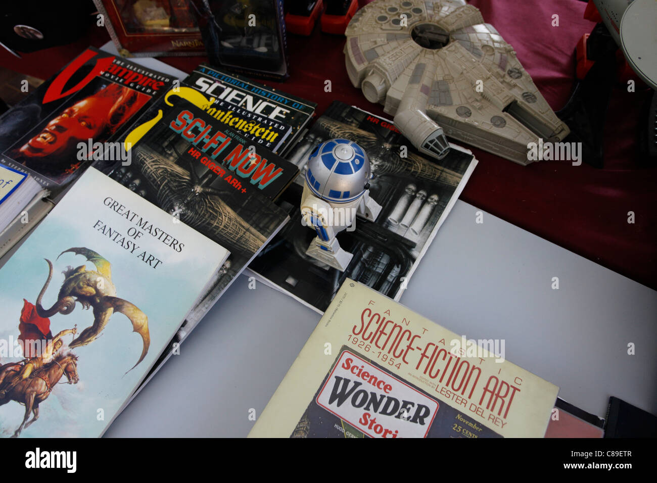 Science fiction books hi-res stock photography and images - Alamy