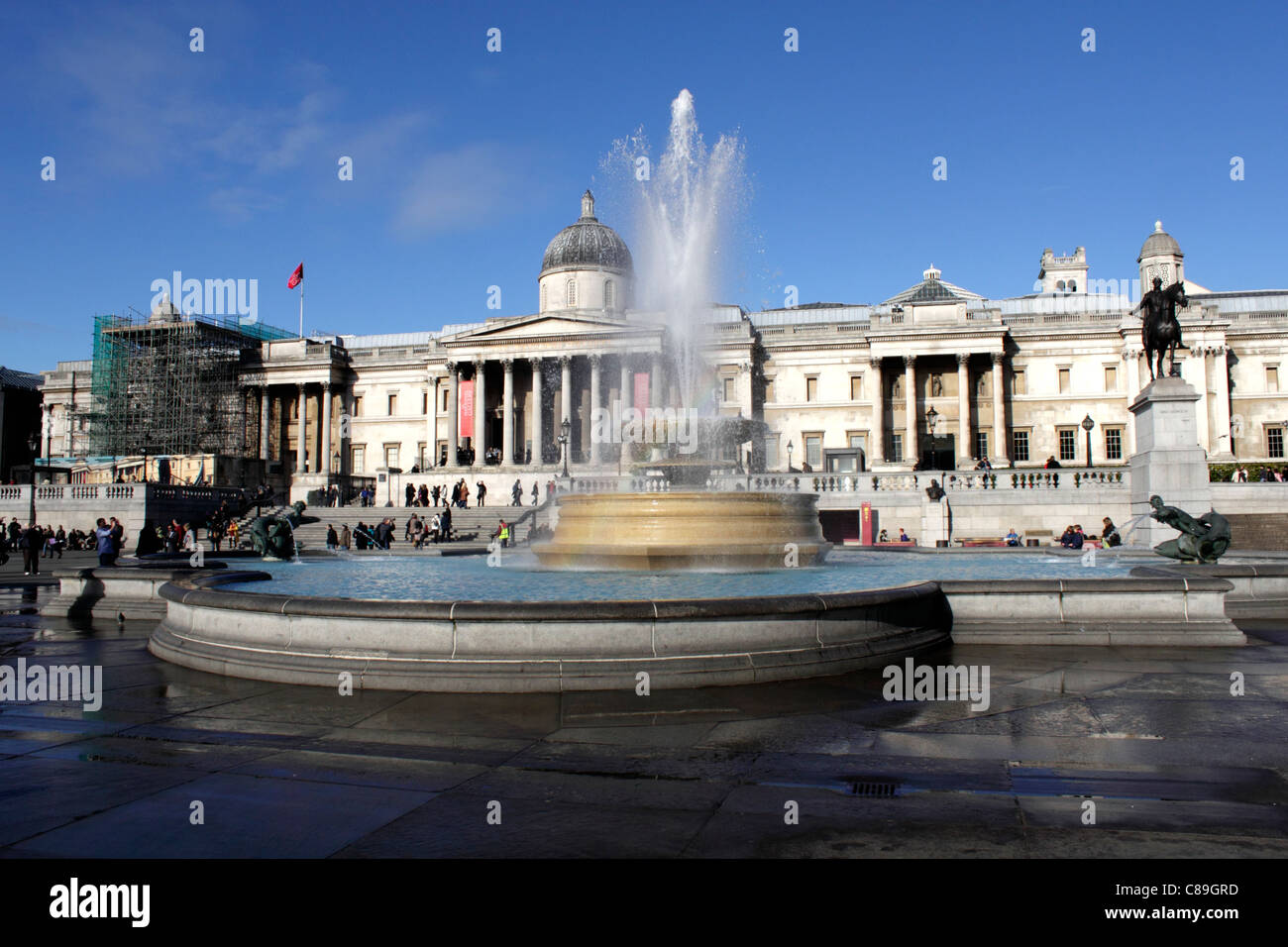 Fountain at Trafalgar Square London Stock Photo - Alamy